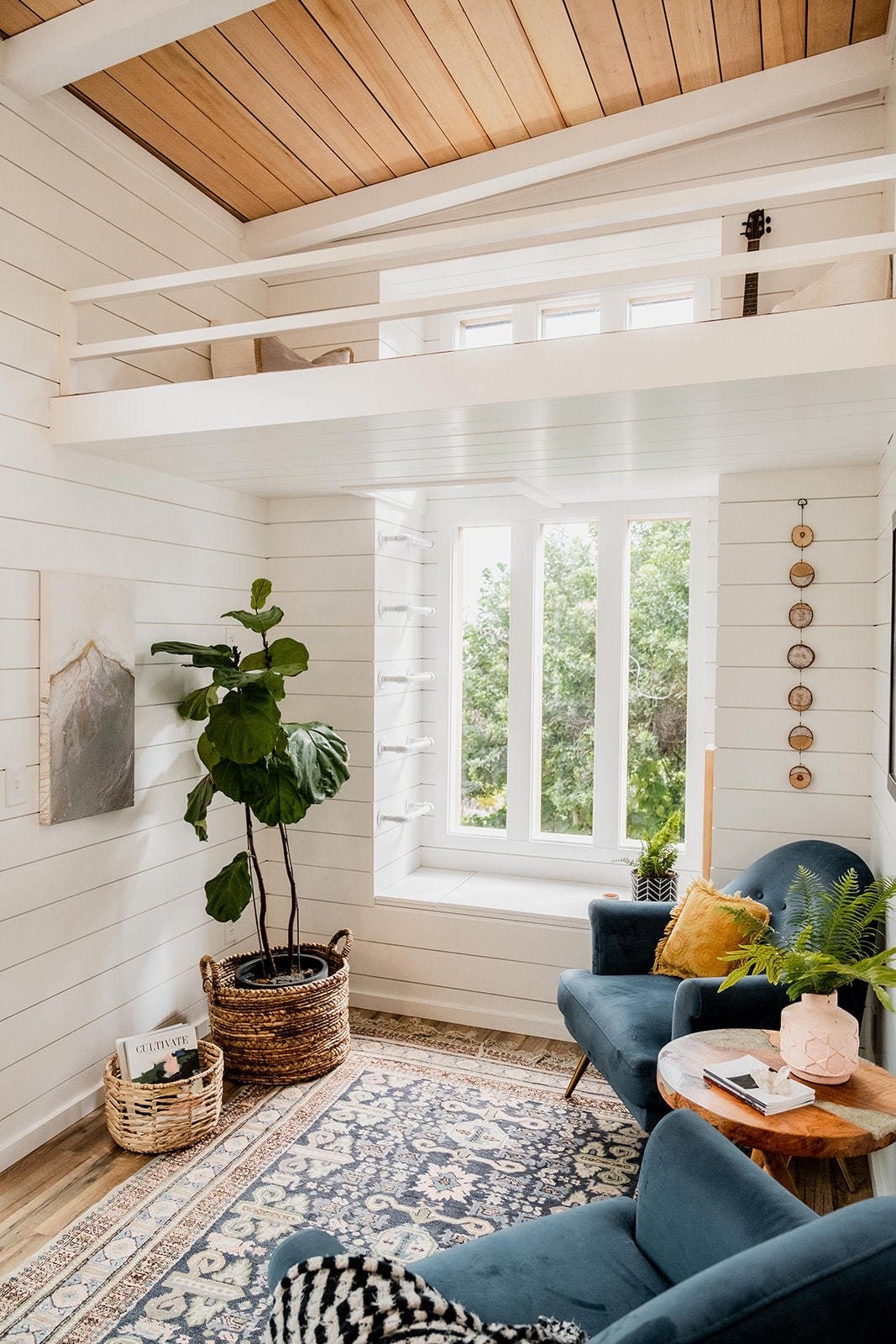 A Hawaii-Based Couple Build a Luminous Tiny House in Just 25 Days