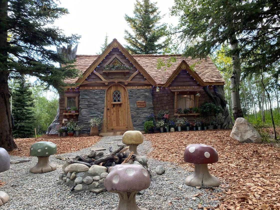 Fairytale Tiny Cottage Is A True Magic That Comes To Life - Teeny Abode ...