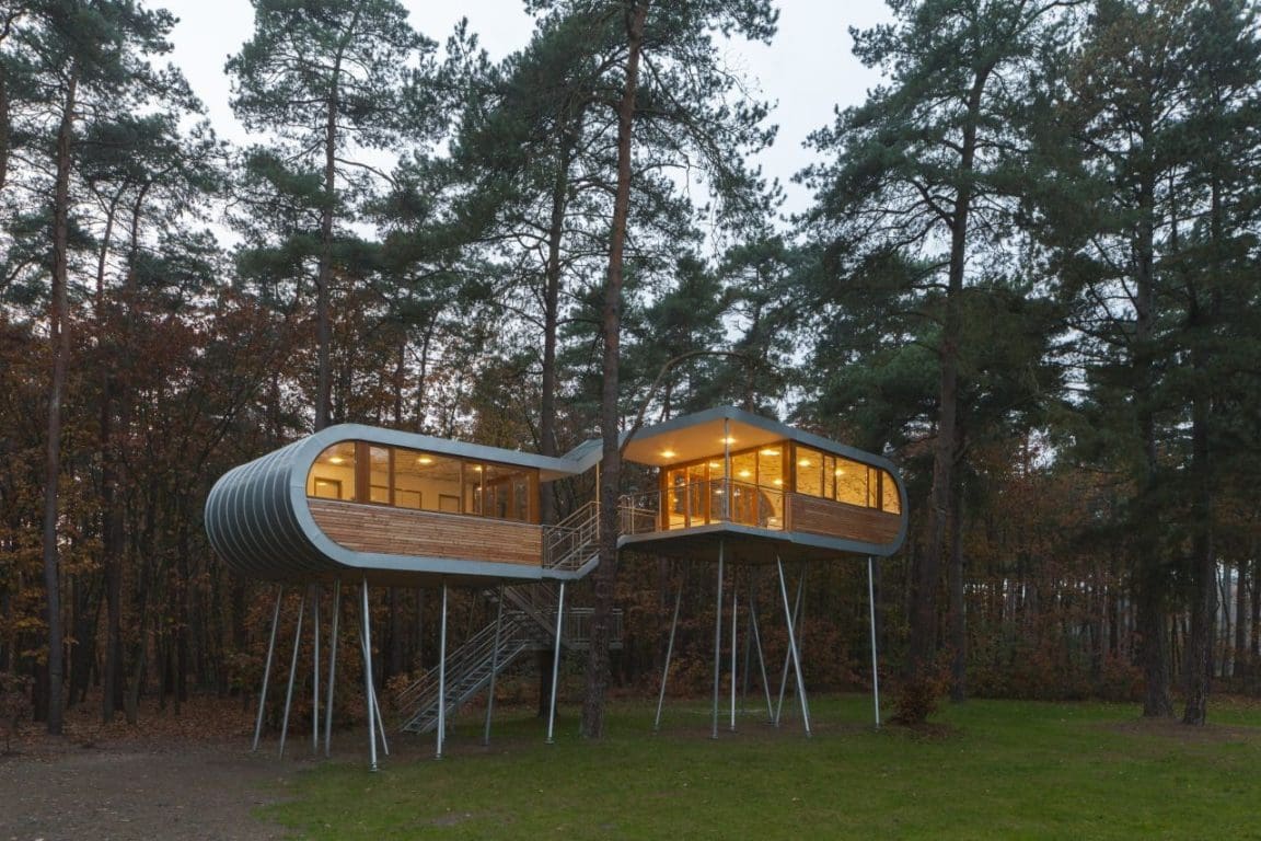 A Look at 10 Modern Treehouses: How Technology is Changing the Way We Build Them