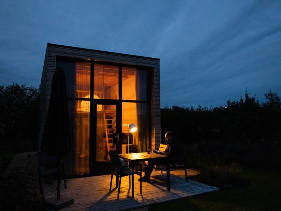 The Rise of the Connected Tiny Houses: 10 Creative Ways to Connect ...